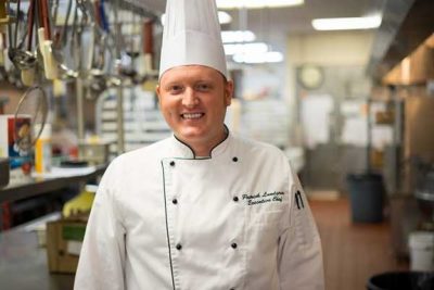 Chef là gì? Tìm hiểu về các chức danh ở trong bộ phận bếp